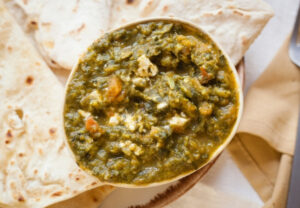 Authentic Chicken Saag Recipe - Cooking Frog