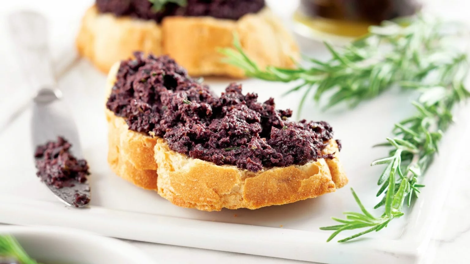 Olives Tapenade Recipe (Olives Pâté or Oilvada) - Cooking Frog