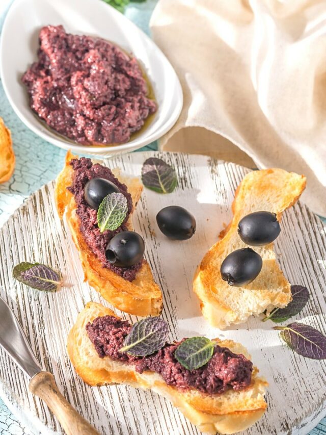Olives Tapenade Recipe (Olives Pâté or Oilvada) - Cooking Frog